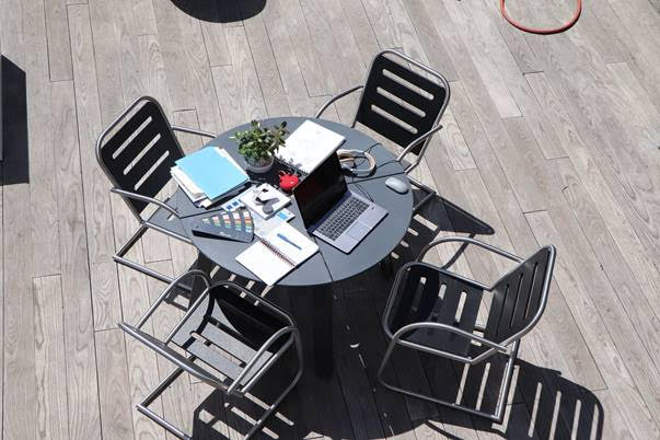 Loll Designs: Working Outside Can Heal You - officeinsight